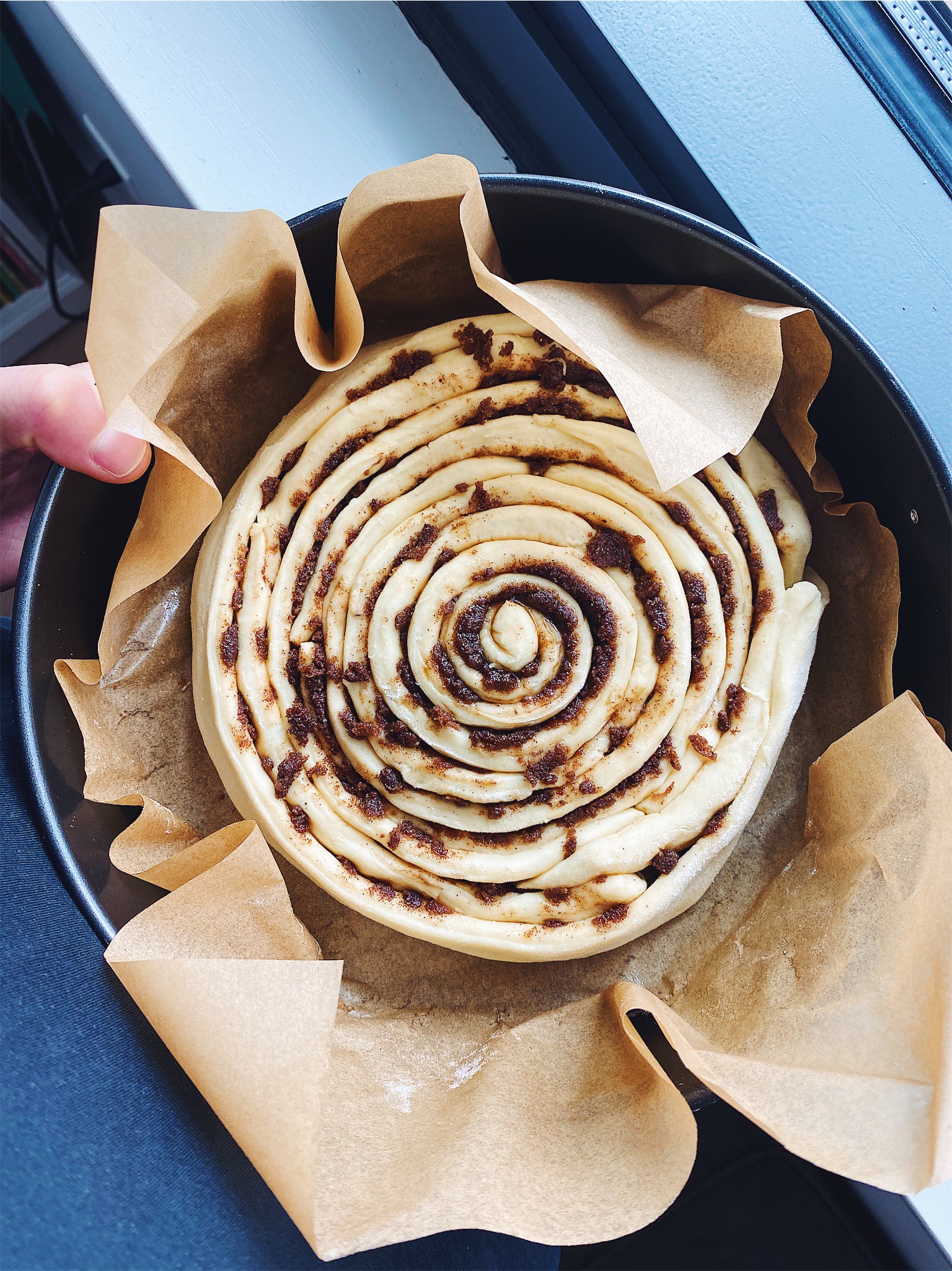 Giant Cardamom Cinnamon Roll – Appeasing a Food Geek